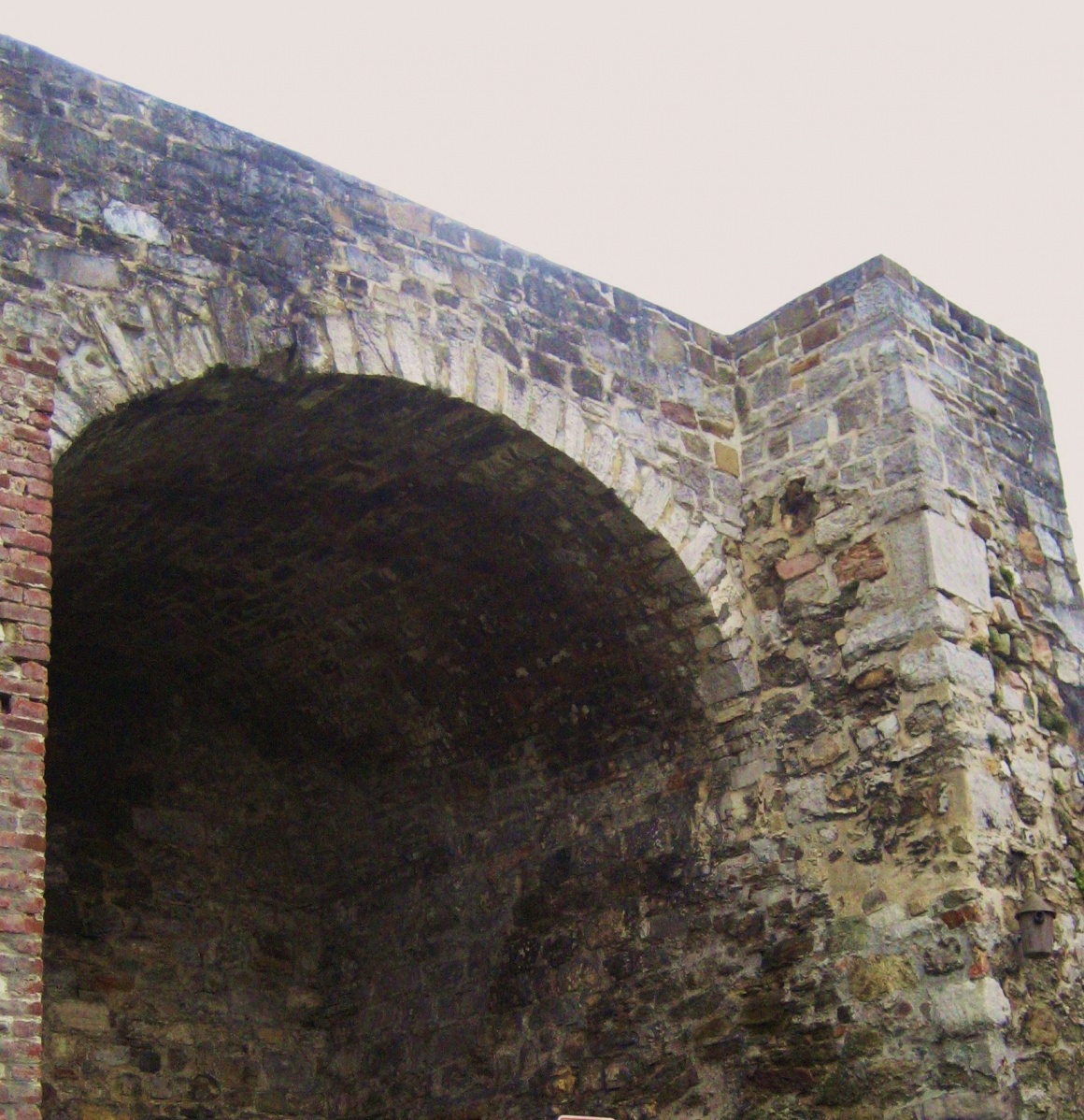 Fichier:Remparts de Huy.JPG — Wikihuy